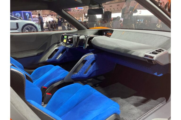 トヨタ自動車 簡単・自在に変化の多様化コンセプト車【JMS2023】 | LIGARE（リガーレ）人・まち・モビリティ